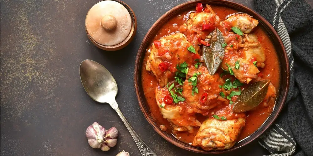 Pollo en salsa de tomate con verduras - receta | FoodPal