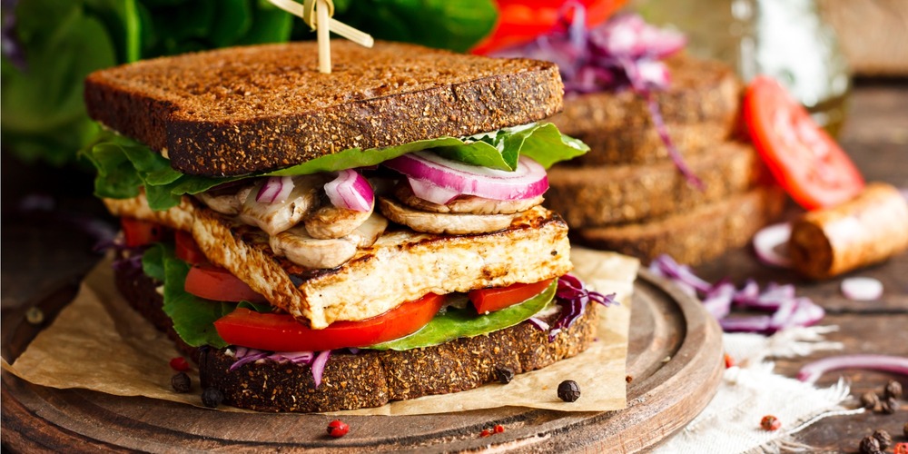 Power Sandwich mit Räuchertofu - Rezept | FoodPal